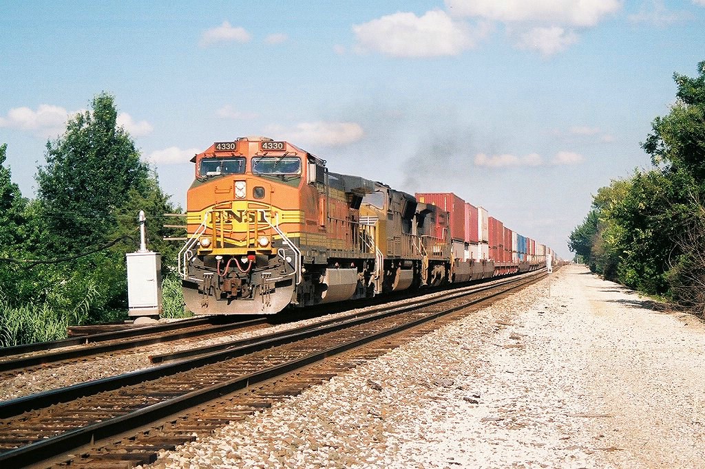 BNSF 4330 westbound